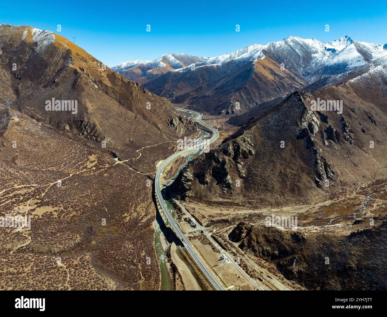 Chengdu. 9th Nov, 2024. An aerial drone photo taken on Nov. 9, 2024 ...