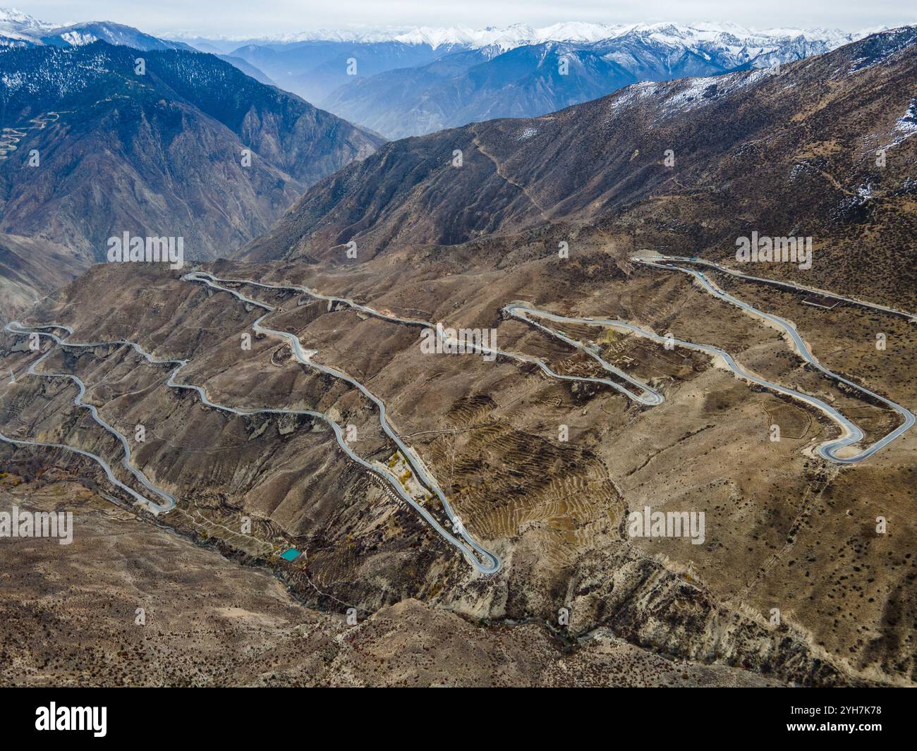 Chengdu. 7th Nov, 2024. An aerial drone photo taken on Nov. 7, 2024 ...