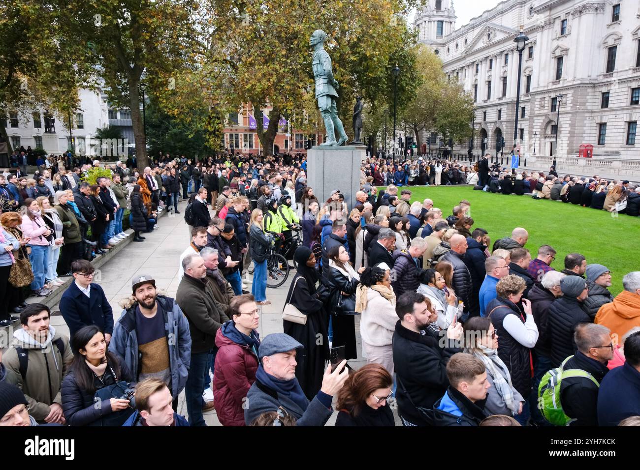 Westminster, London, UK. 10th Nov 2024. The crowds around Westminster ...