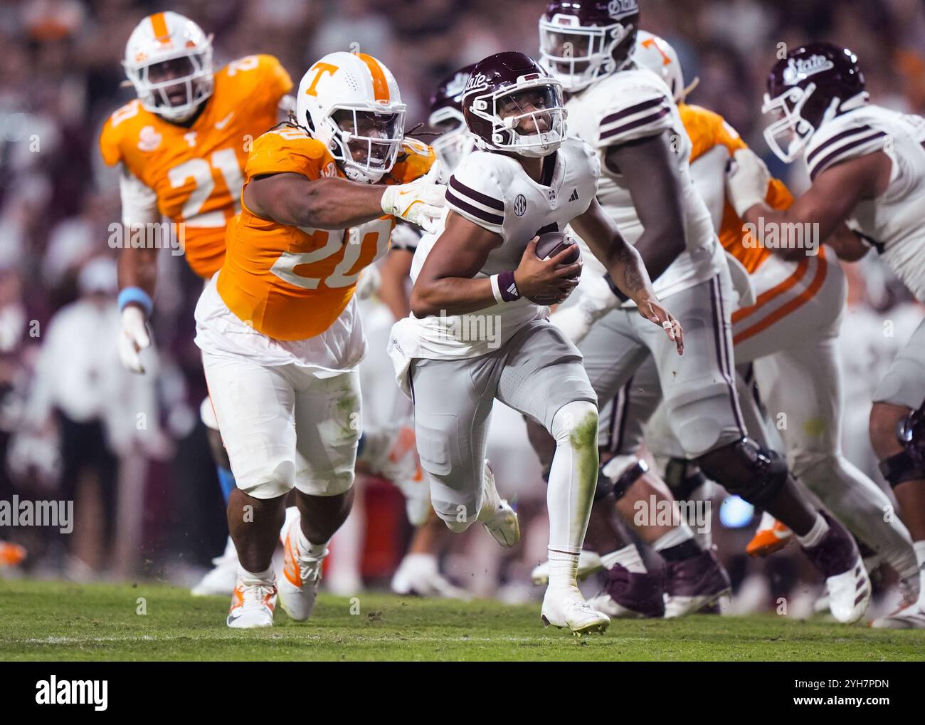 November 09, 2024: Bryson Eason #20 of the Tennessee Volunteers sacks ...