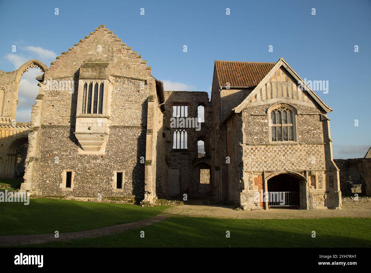 ruins Castle Acre Cluniac Priory Stock Photo - Alamy