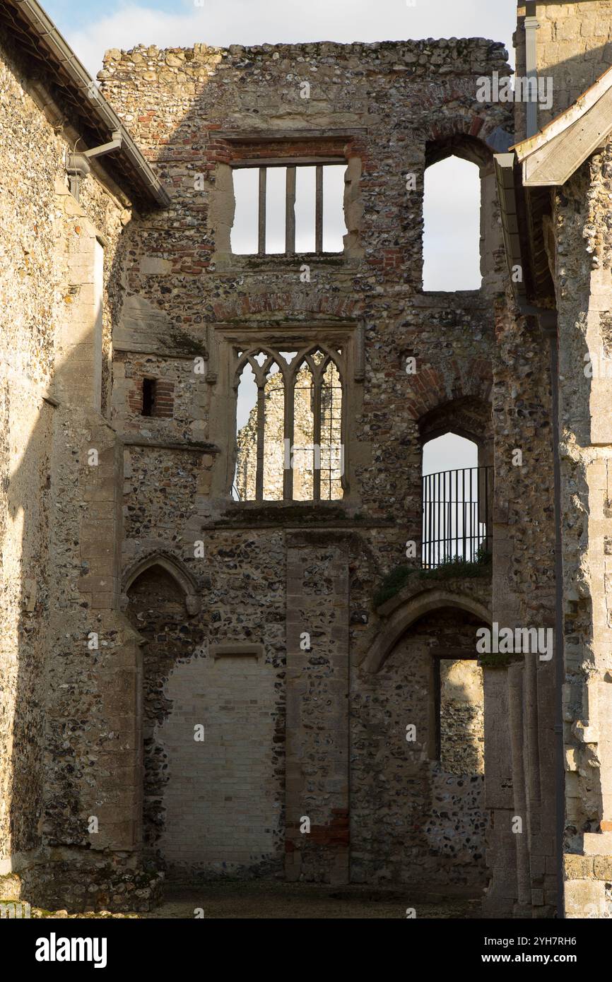 ruins Castle Acre Cluniac Priory Stock Photo - Alamy