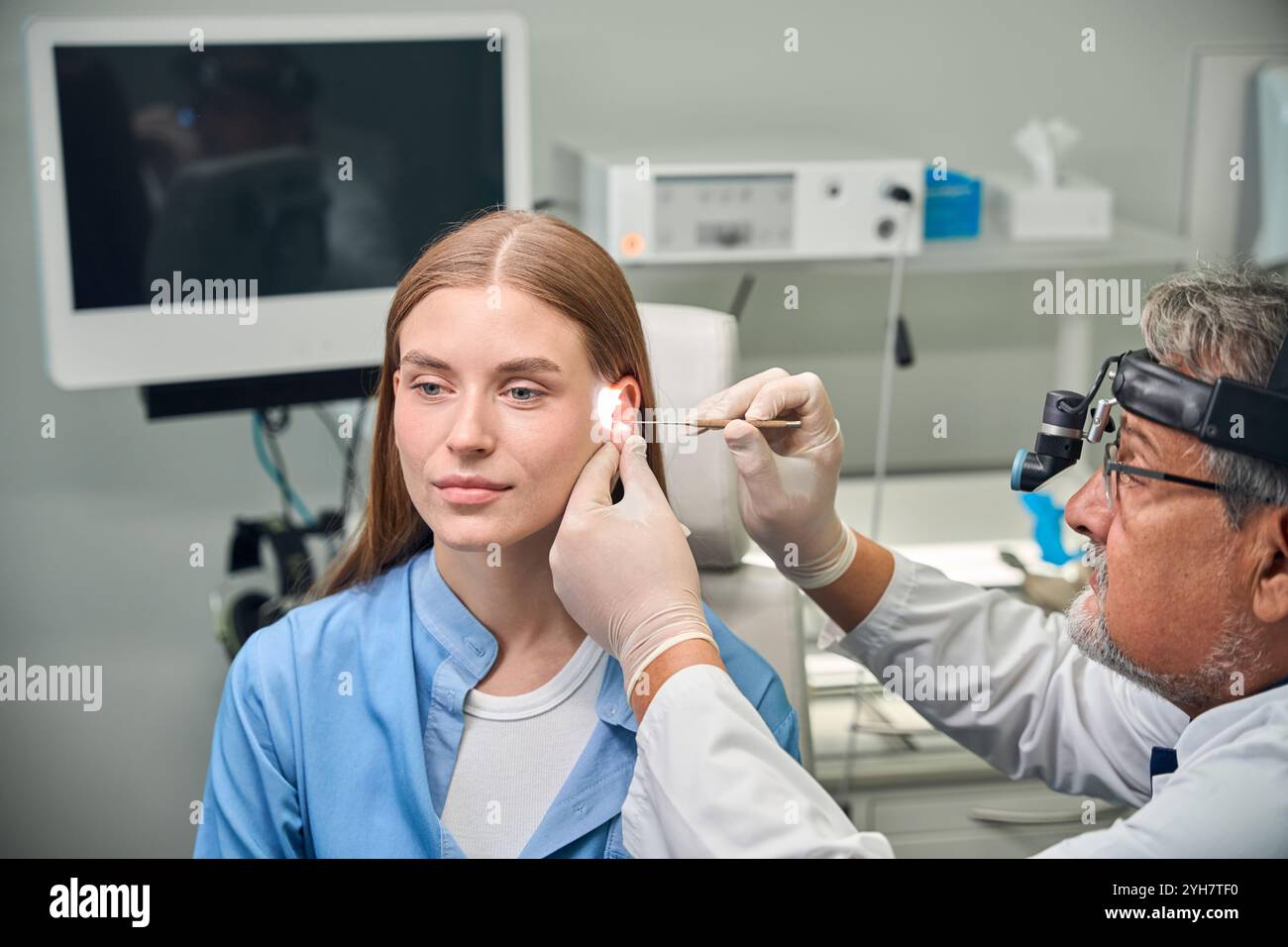 Female medic in work uniform hi-res stock photography and images - Alamy