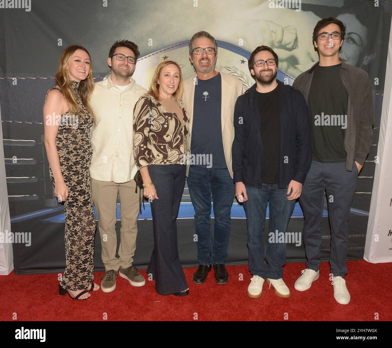 Anna romano and ray romano hi-res stock photography and images - Alamy