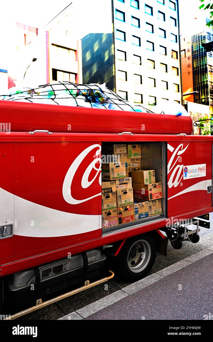 Coca cola delivery van hi-res stock photography and images - Alamy