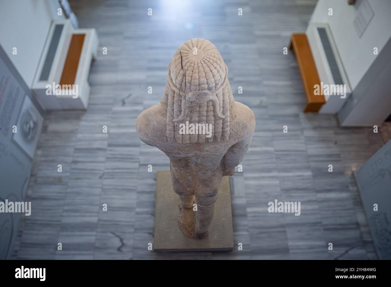 Archaic statue kouros hi-res stock photography and images - Alamy