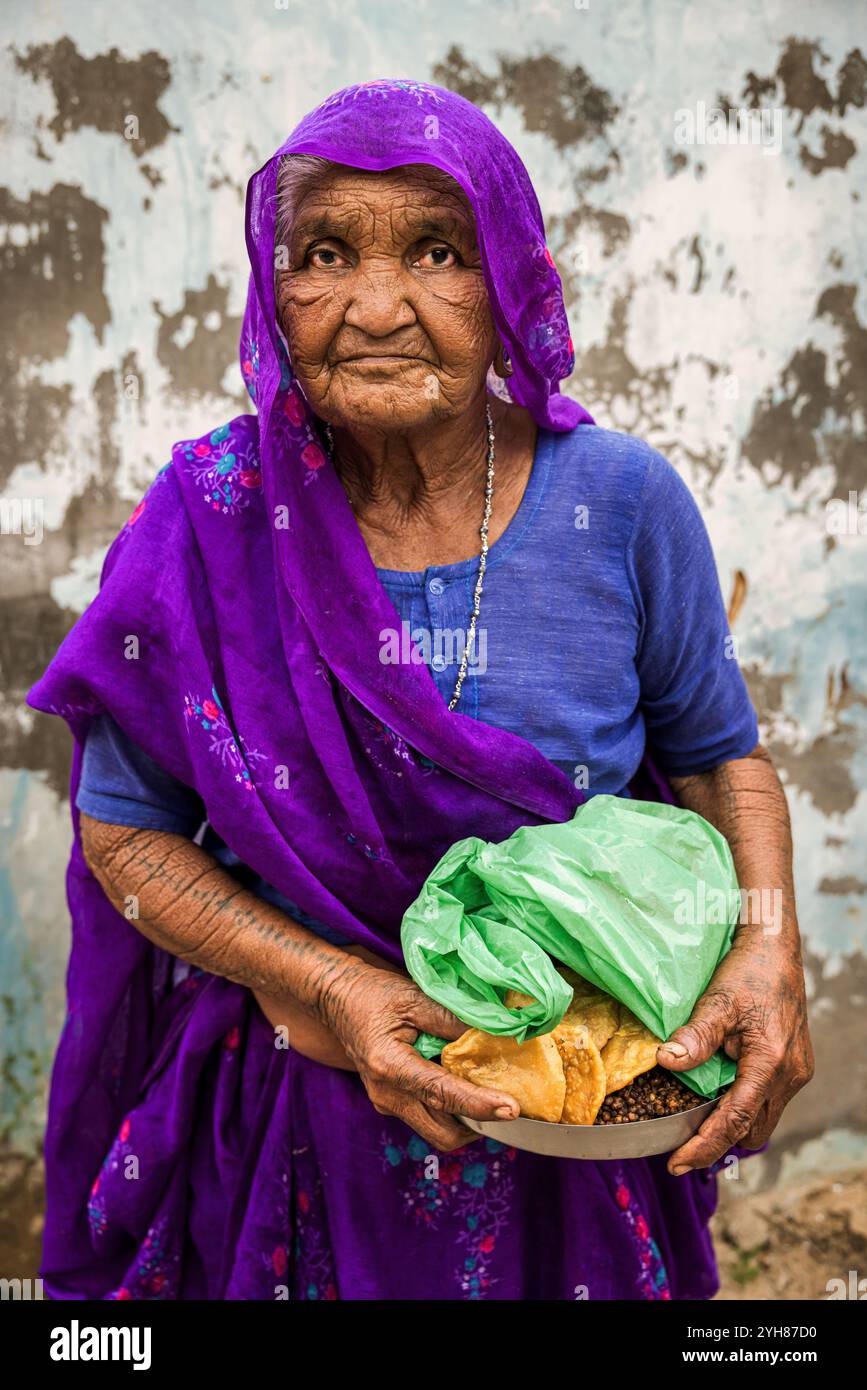 India indian tribal village hi-res stock photography and images - Alamy