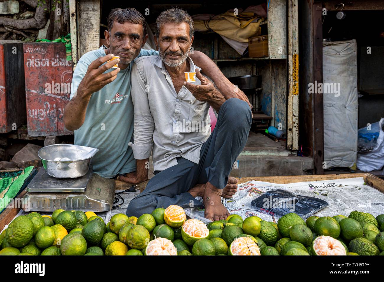 Street vendors, Ambaji, Gujarat, India Stock Photo - Alamy
