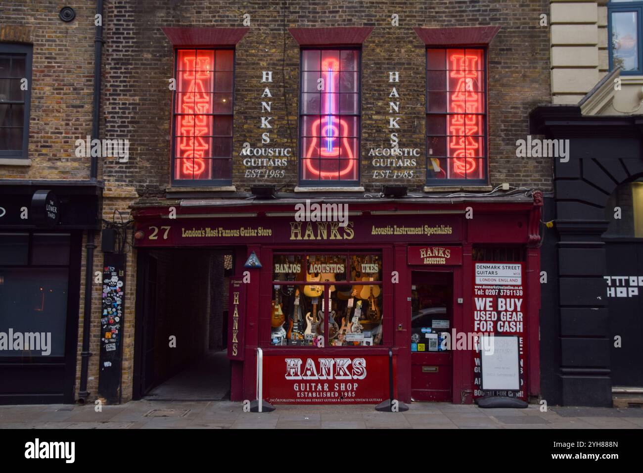 London, UK. 9th November 2024. Exterior view of Hanks guitar shop in ...