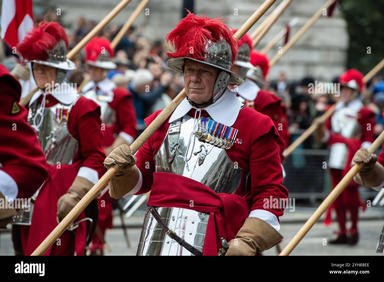 Lord mayor of london ceremonial attire hi-res stock photography and ...