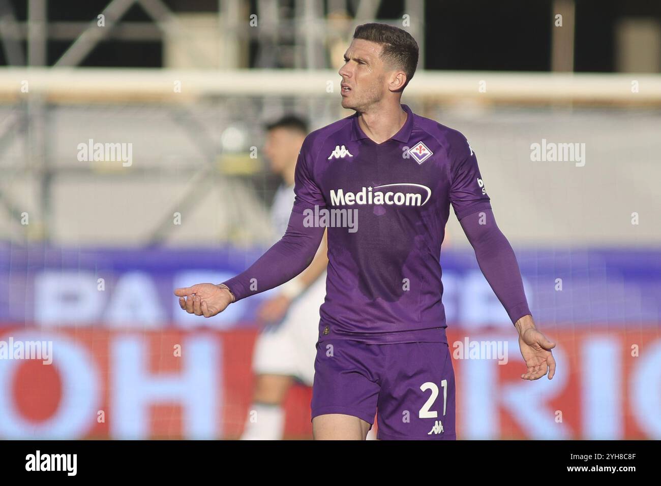Robin Gosens of ACF Fiorentina speaks during ACF Fiorentina vs Hellas ...
