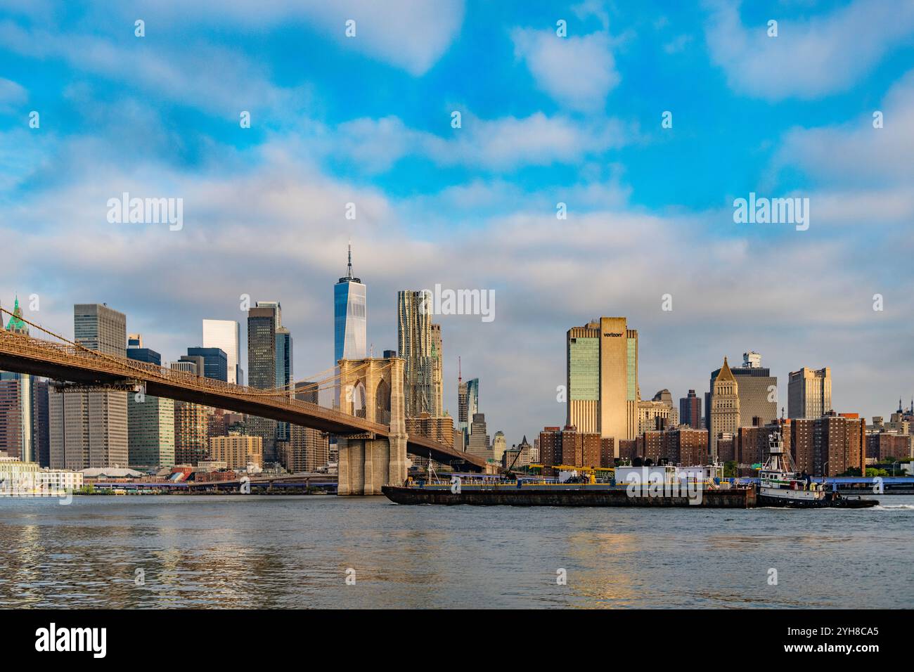 Brooklyn landmark. Manhattan cityscape with skyscraper architecture ...