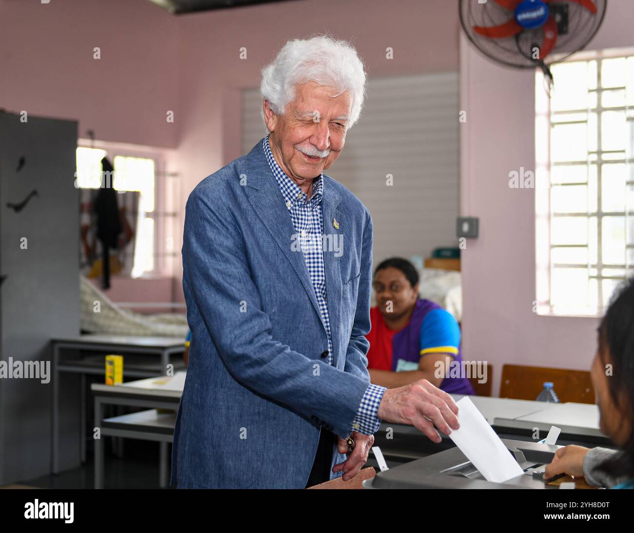 Paul raymond hi-res stock photography and images - Alamy