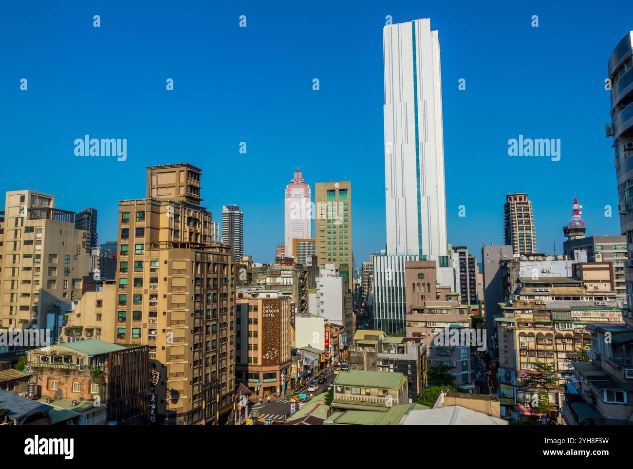 Taipei downtown hi-res stock photography and images - Alamy