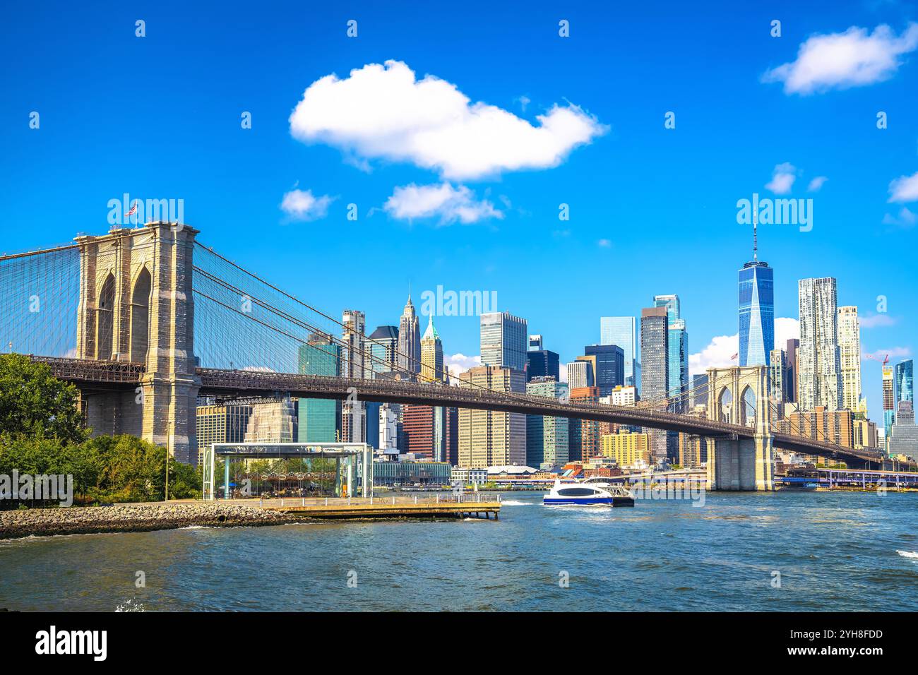 New York City epic skyline and Brooklyn bridge view from Brooklyn ...