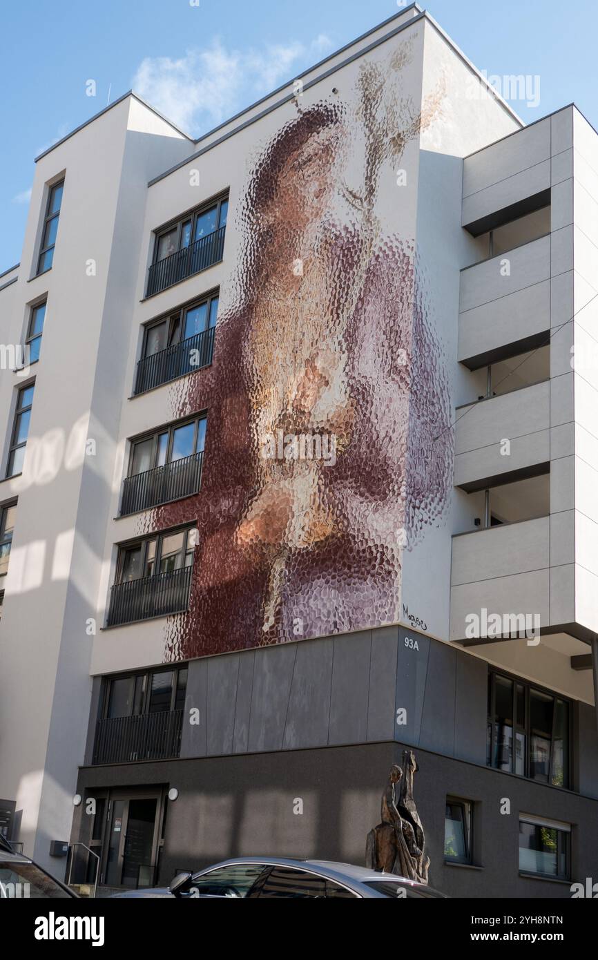 Mural by Fintan Magee Stock Photo - Alamy