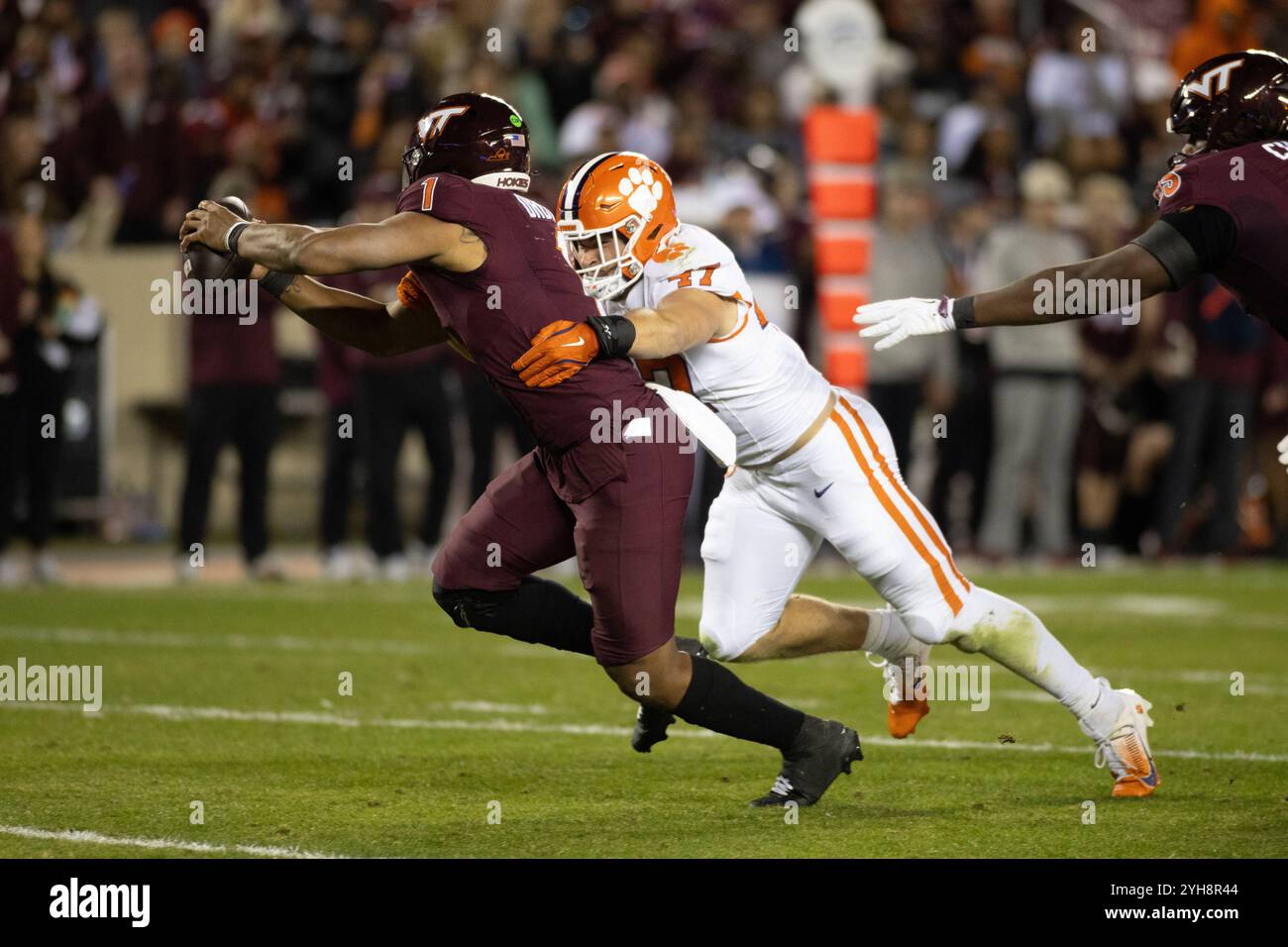 Blacksburg, VA, USA. 9th Nov, 2024. Clemson Tigers linebacker Sammy ...