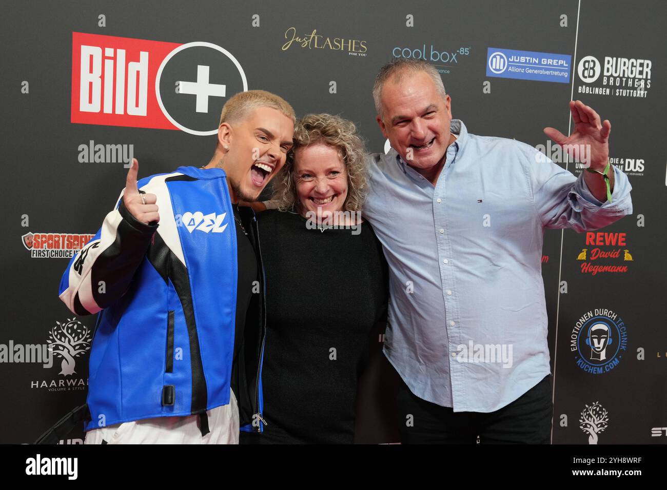 Fame Fighting 2 mit Influencern & Reality-Stars. Twenty4Tim, Mutter ...