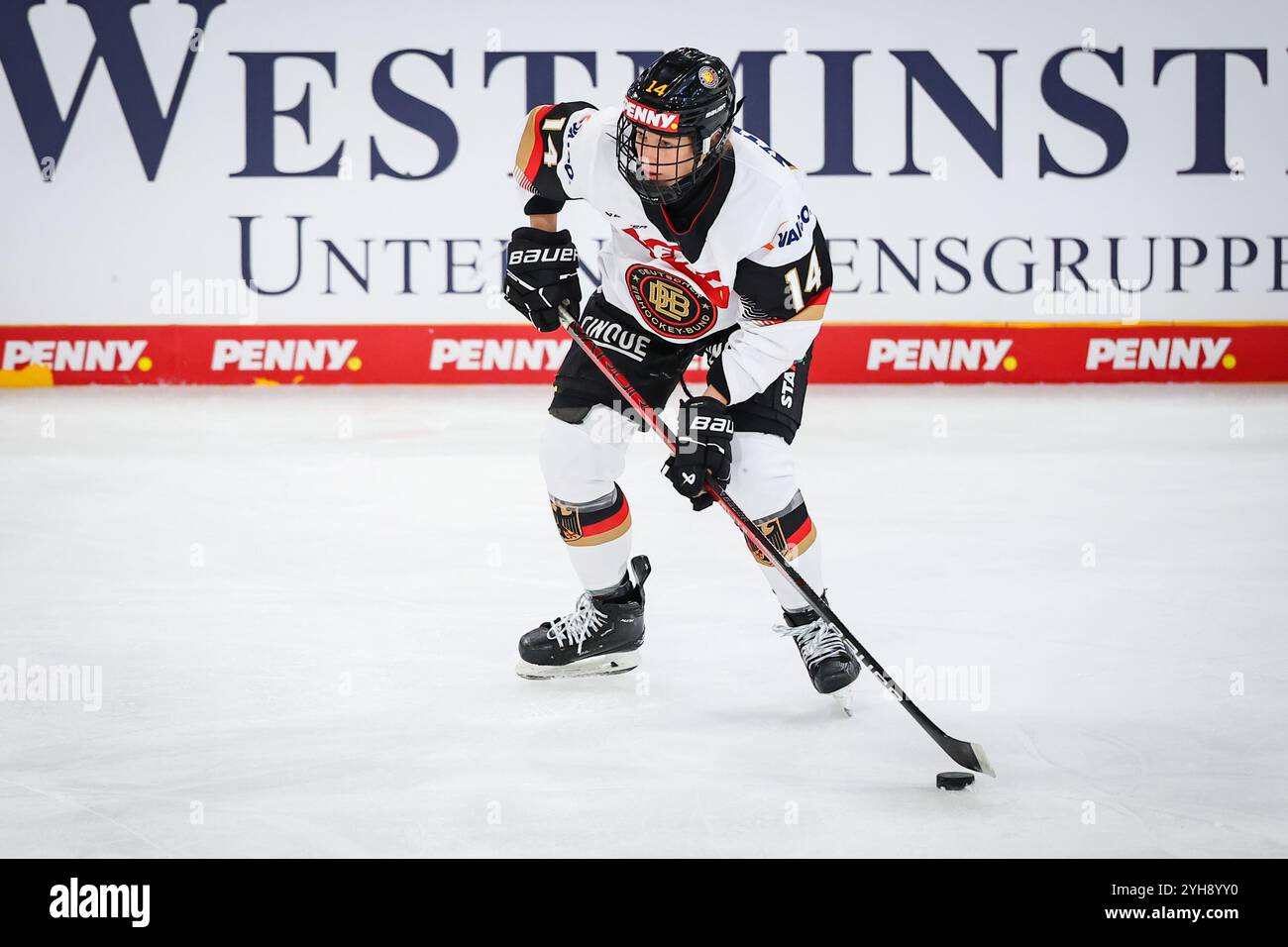 Landshut, Germany. 06th Nov, 2024. Ice hockey, women: Nations ...
