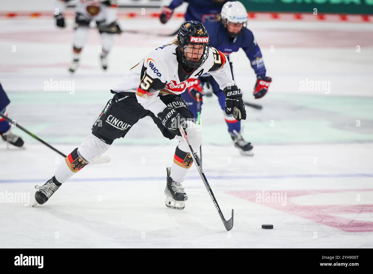 Landshut, Germany. 06th Nov, 2024. Ice hockey, women: Nations ...