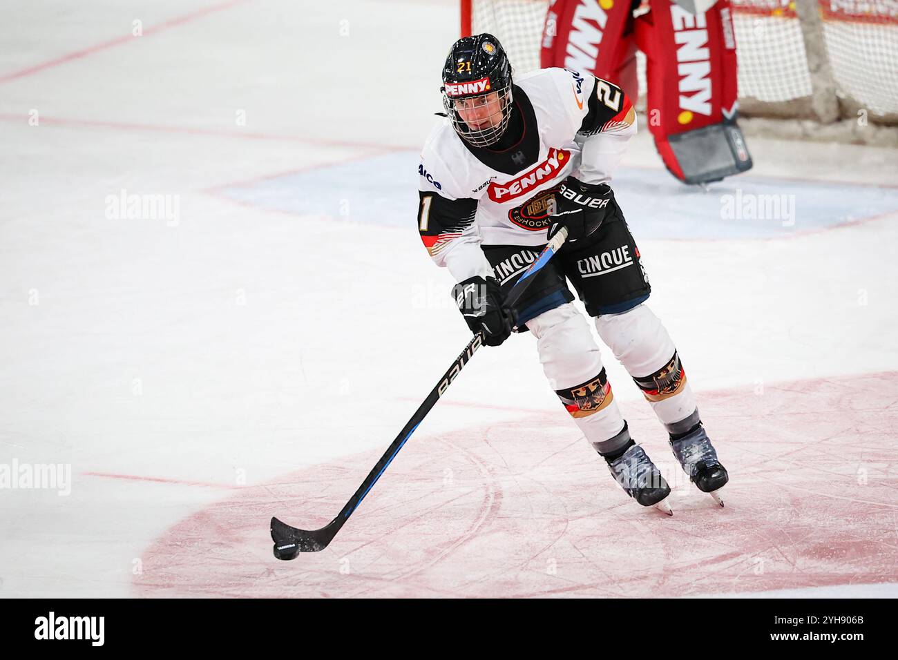 Landshut, Germany. 06th Nov, 2024. Ice hockey, women: Nations ...