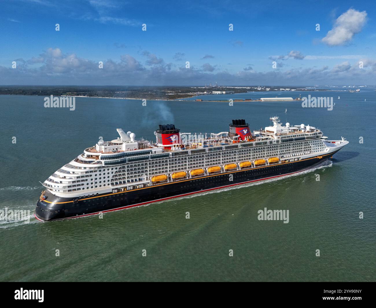 Disney cruise line hi-res stock photography and images - Alamy