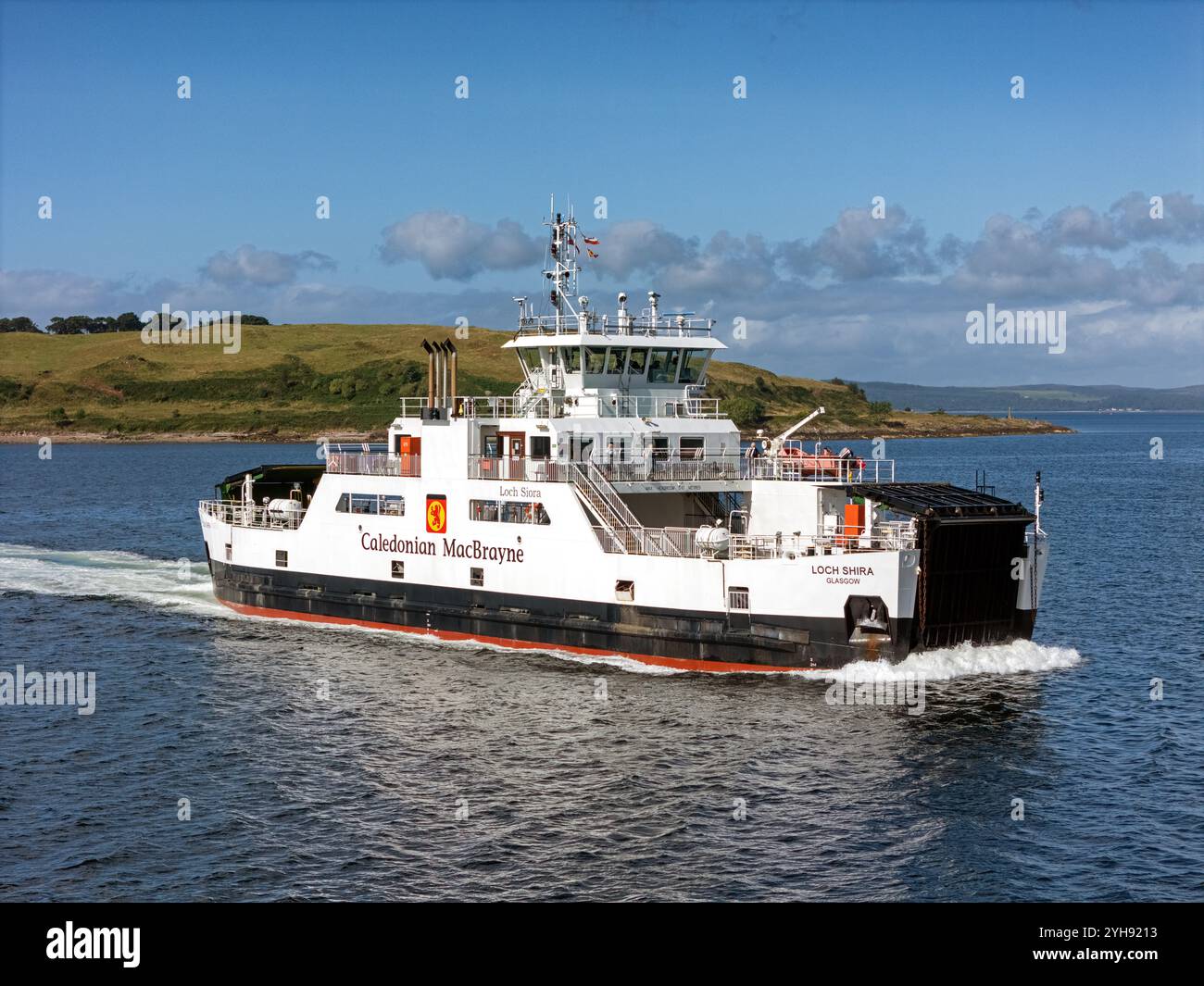 The Caledonian MacBrayne ferry Loch Shira links Largs and Cumbrae on ...