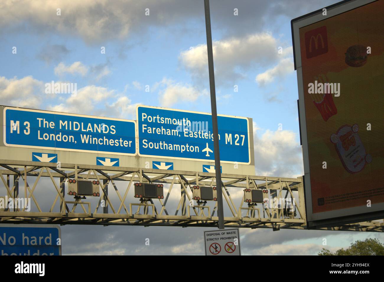 M27 Motorway Blue Superspan Gantry Sign with AMI Type MS1 Matrix ...