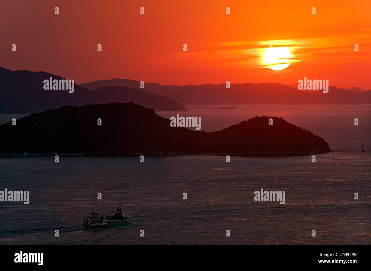 Sunset over the Seto Naikai (Seto Inland Sea) as seen from Washuzan ...