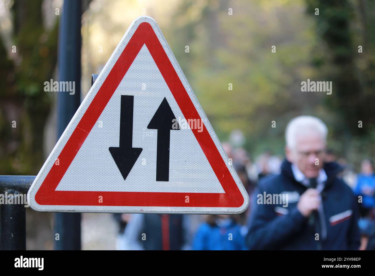 Panneau de signalisation triangulaire hi-res stock photography and ...