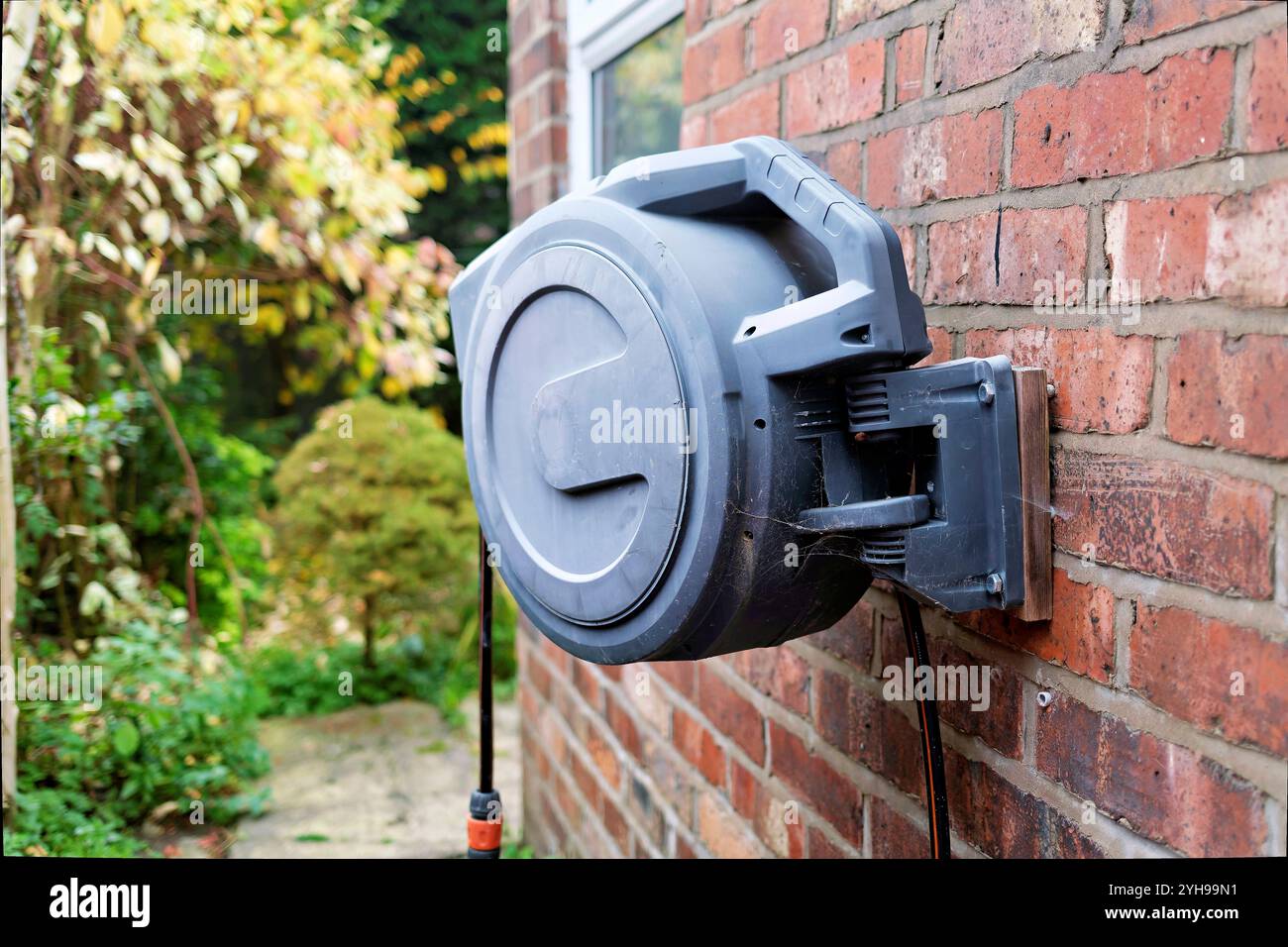 Hose setting hi-res stock photography and images - Alamy