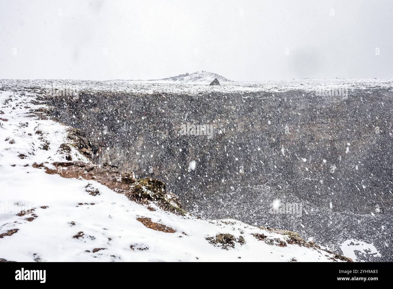 Snow volcanic crater hi-res stock photography and images - Alamy