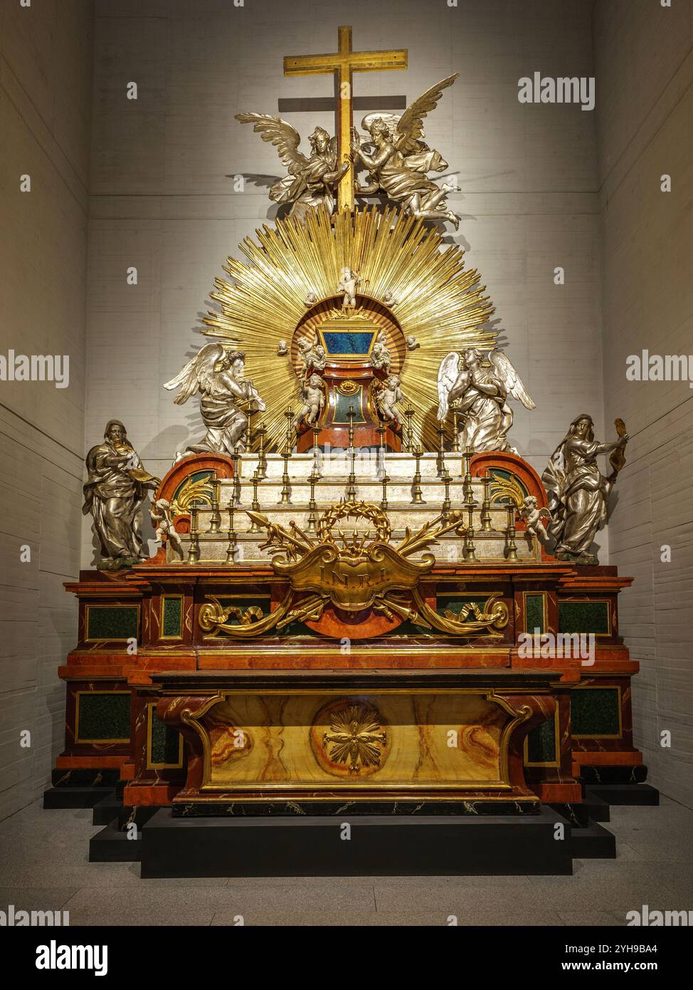 Altar of repose, designed by Ventura Rodriguez and sculpted by Juan ...