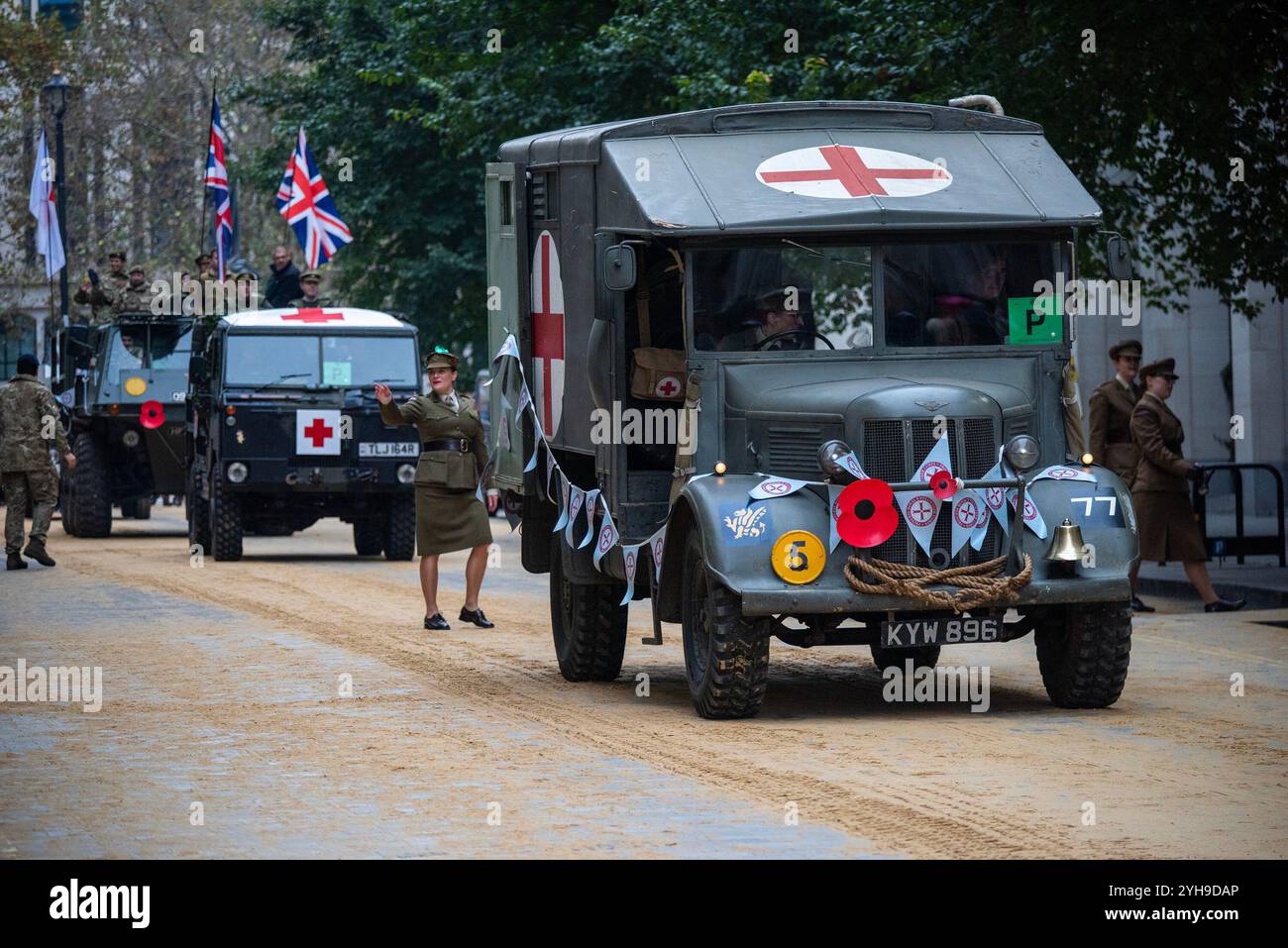 Old military ambulance hi-res stock photography and images - Alamy