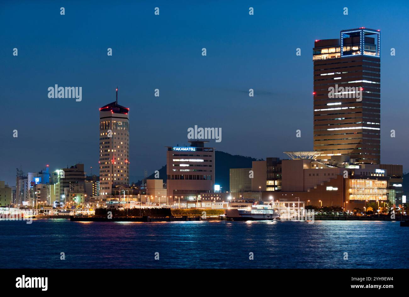 Downtown waterfront vista of Takamatsu City in Kagawa Prefecture ...