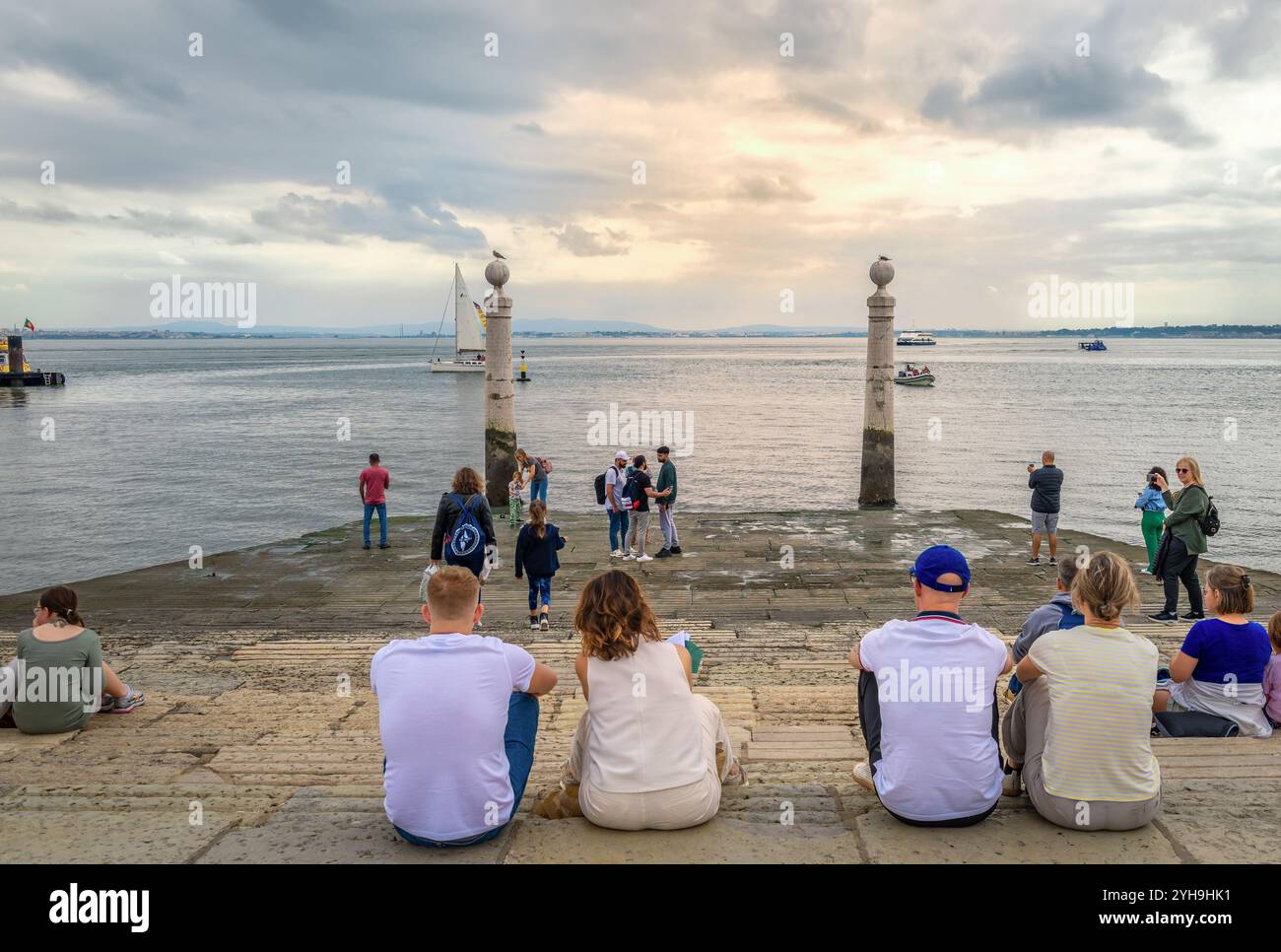 Young people at Cais das Colunas quay, the southernmost end of Commerce ...