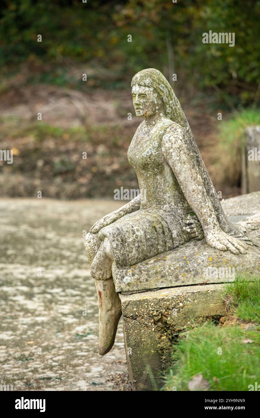 Marine themed statue hi-res stock photography and images - Alamy