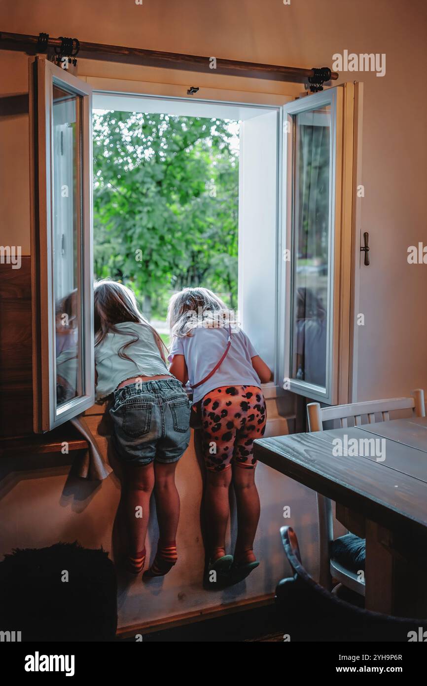 Observing child behavior hi-res stock photography and images - Alamy