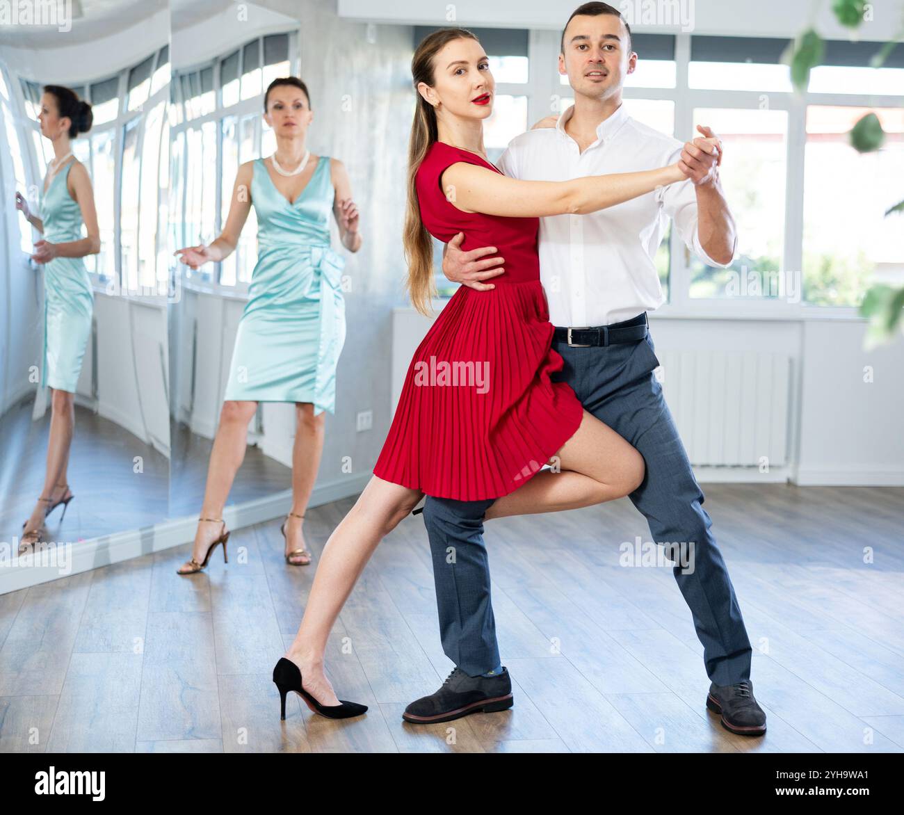 Graceful ballroom style hi-res stock photography and images - Alamy