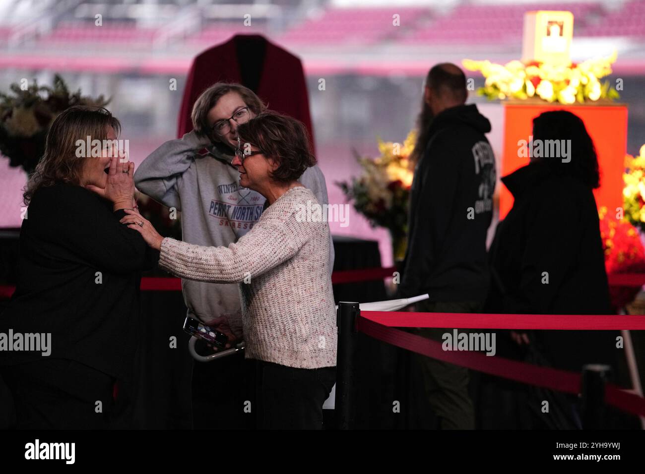 Fawn Rose, left, daughter of Cincinnati Reds legend Pete Rose, greets ...