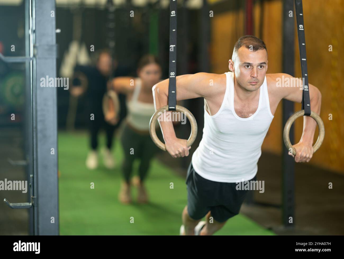 Man performing chest press hi-res stock photography and images - Alamy