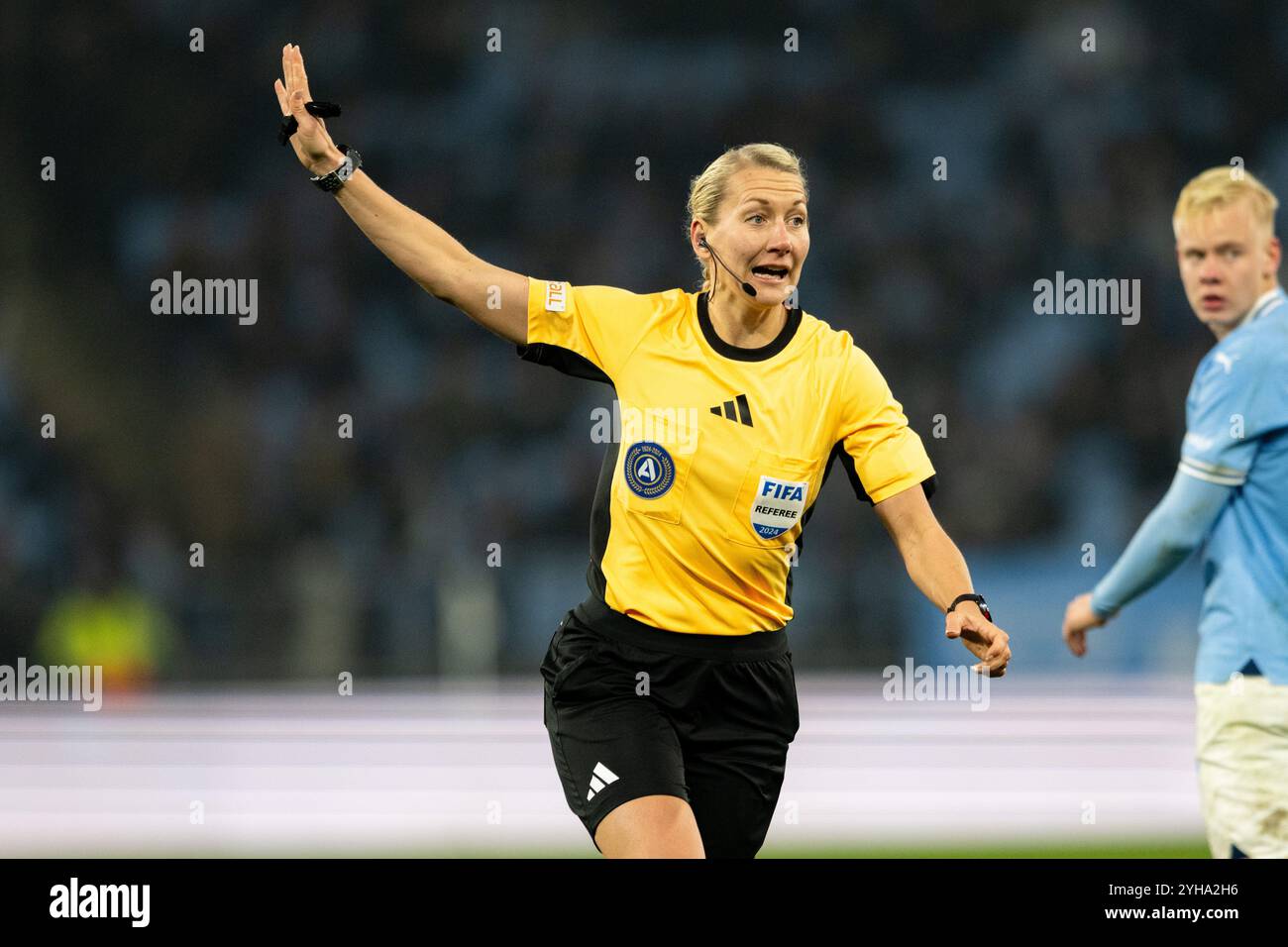 Swedish referee tess olofsson hi-res stock photography and images - Alamy