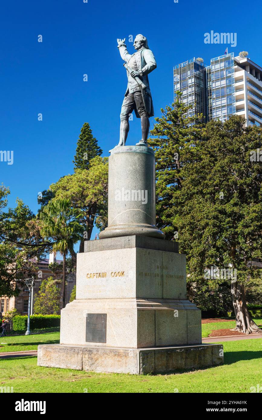 Bronze statue of captain James Cook in Hyde Park in Sydney, Australia ...