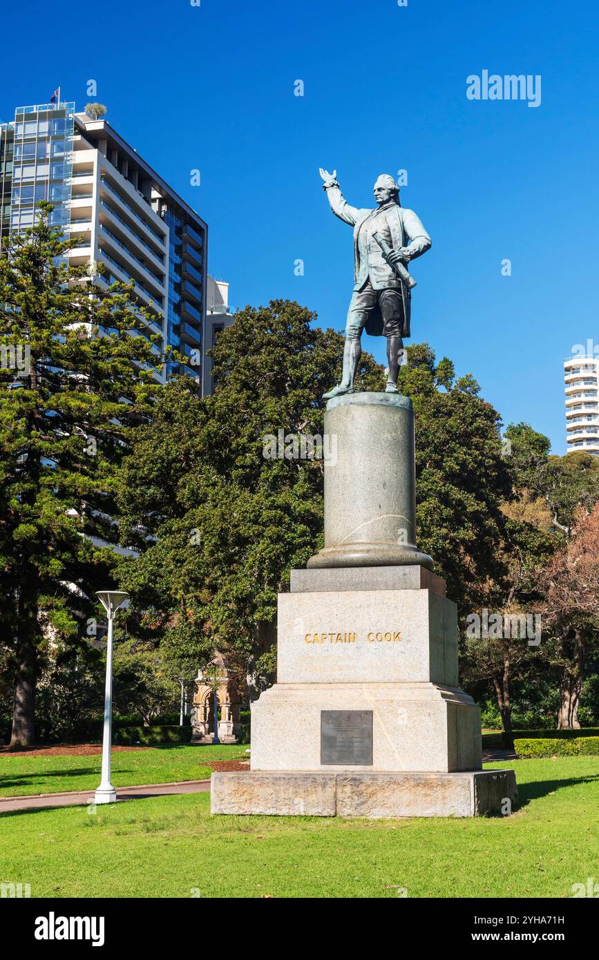 Bronze statue of captain James Cook in Hyde Park in Sydney, Australia ...