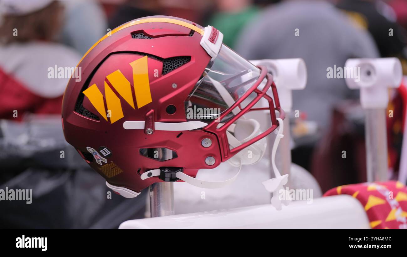 Washington commanders helmet hi-res stock photography and images - Alamy