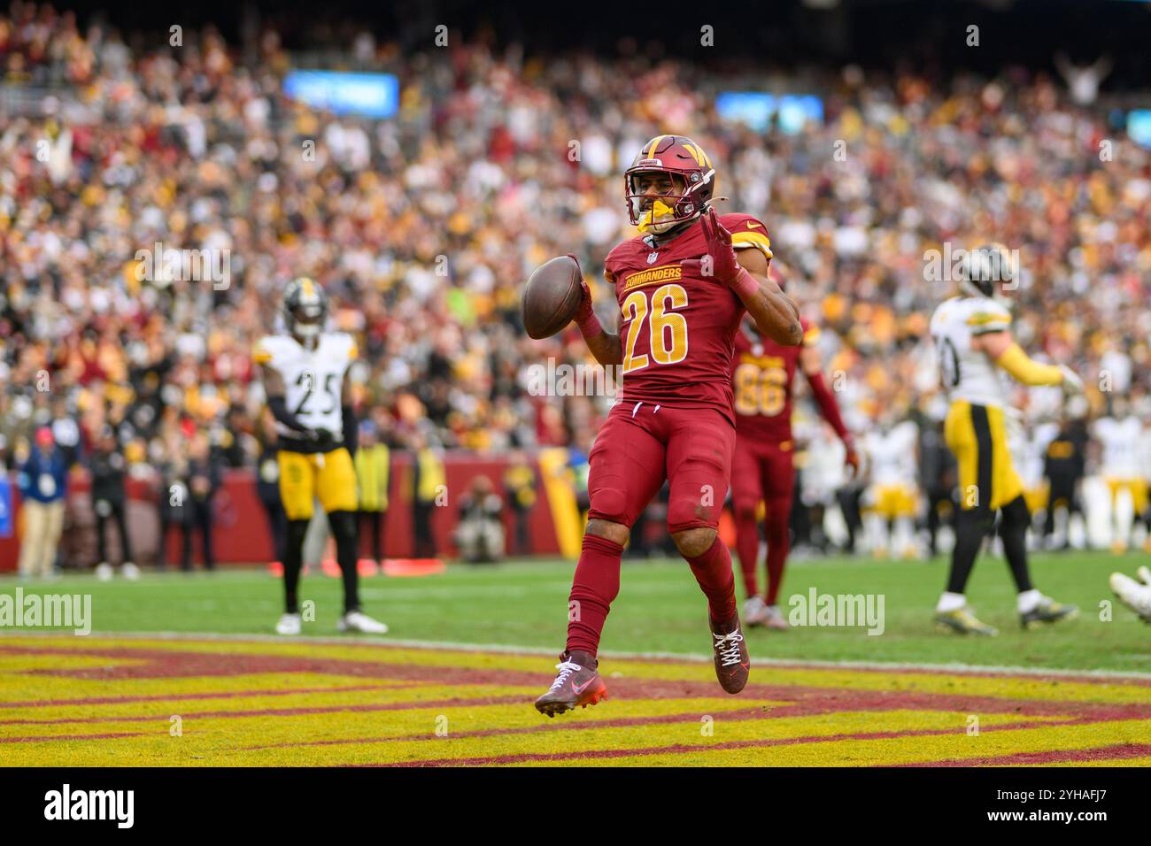 Landover, MD, USA. 10th Nov, 2024. Washington Commanders running back ...