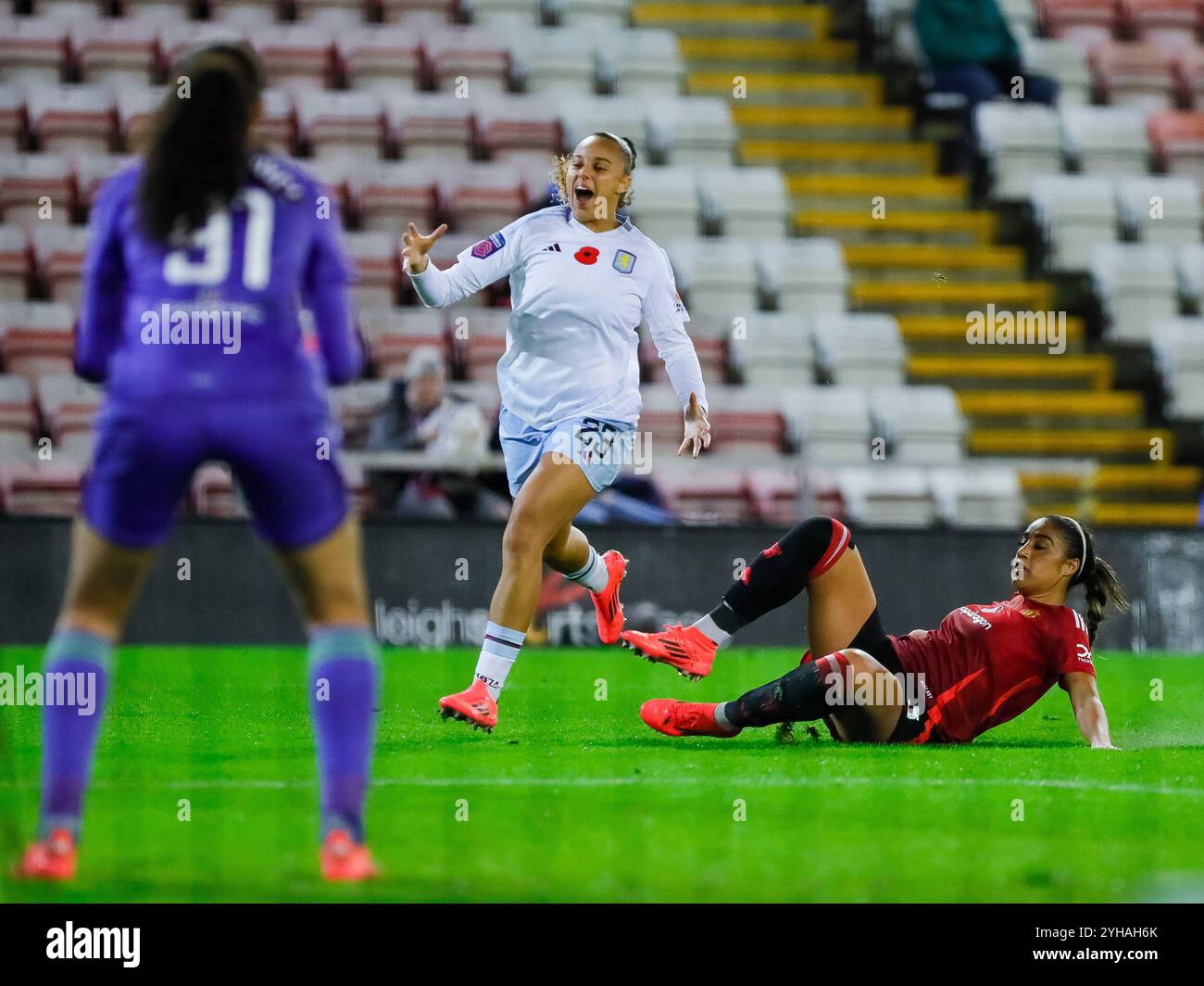 Leigh Sports Village Stadium, UK. 10th Nov, 2024. Gabby George (3 ...