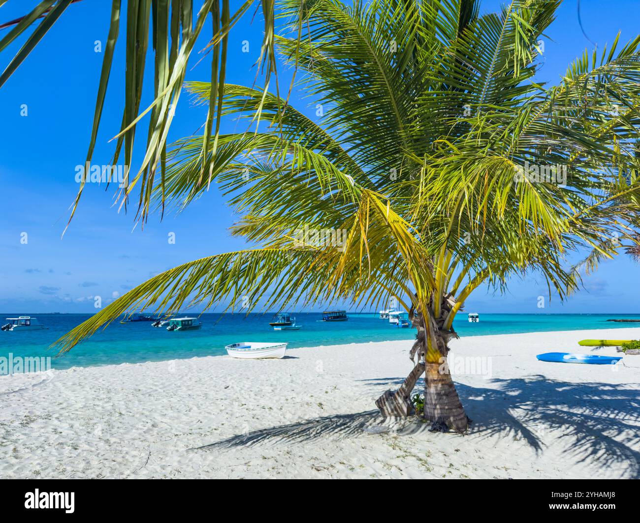 View of Fulidhoo island in the Maldives Stock Photo - Alamy