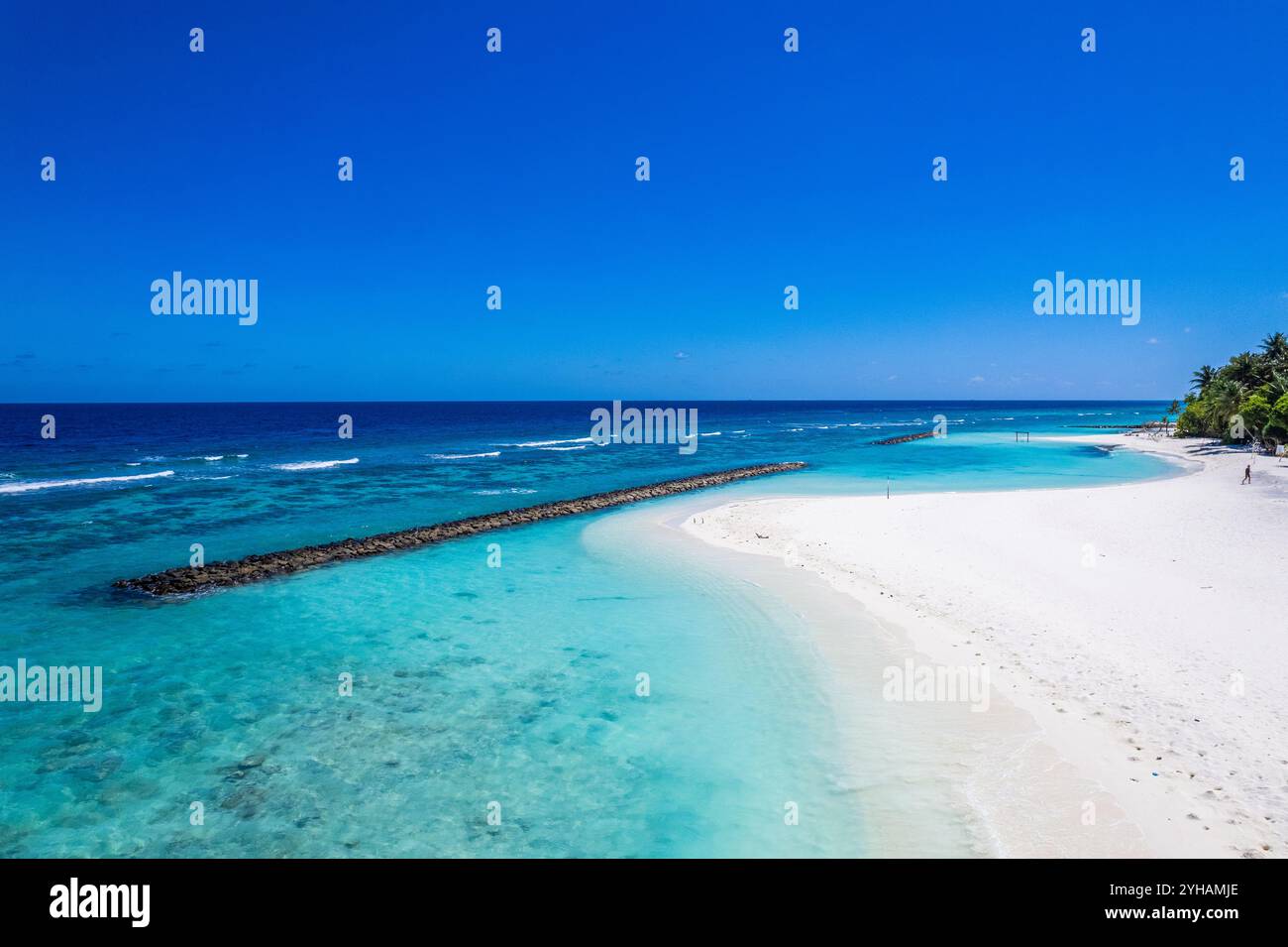 View of Fulidhoo island in the Maldives Stock Photo - Alamy