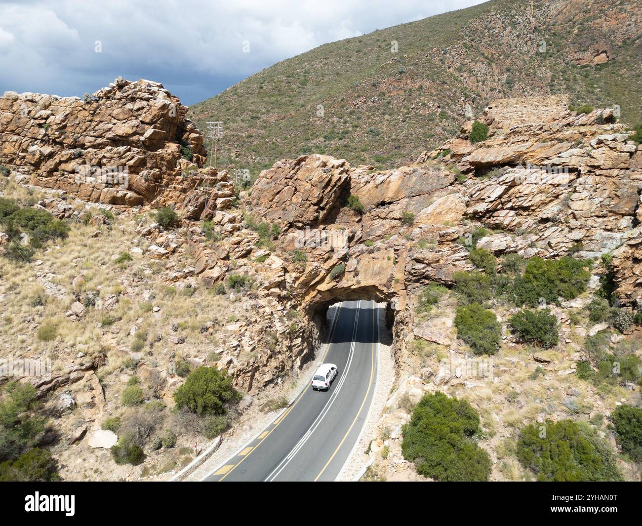 Old english road hi-res stock photography and images - Alamy